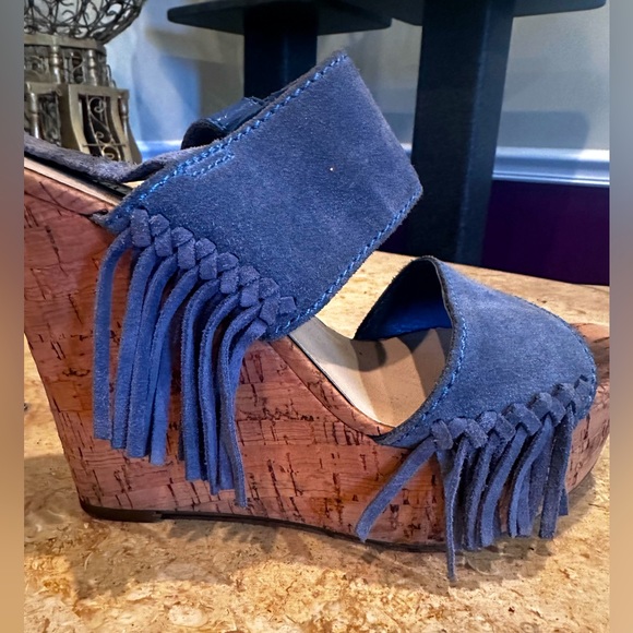 Shoes | Guess Platform Sandel | Poshmark
